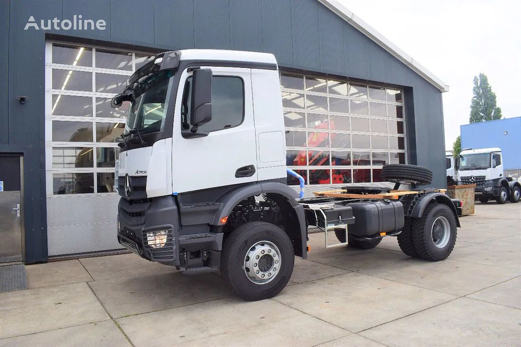 Novi Mercedes-Benz Actros 2045 S 4x2 Tractor Head tegljač