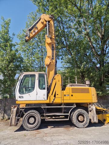 Materijal Rukovalac
LIEBHERR A924C