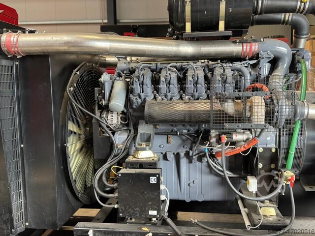 Generator
Iveco Vector 680 kVA 550 KW Stromaggregat 680 kVA 550 kW