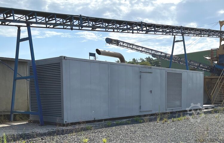 Generator
Perkins 880 kVA