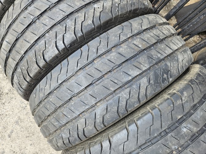 235/65 R16 CONTINENTAL