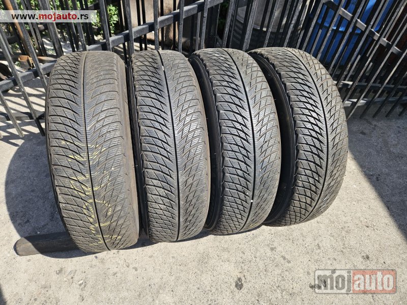 215-65-17 Michelin kao nove Odlicne