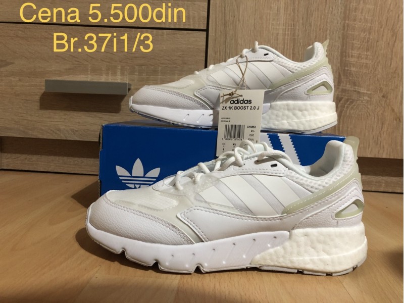 Adidas ZX Boost br.37i1/3 prelep udoban model