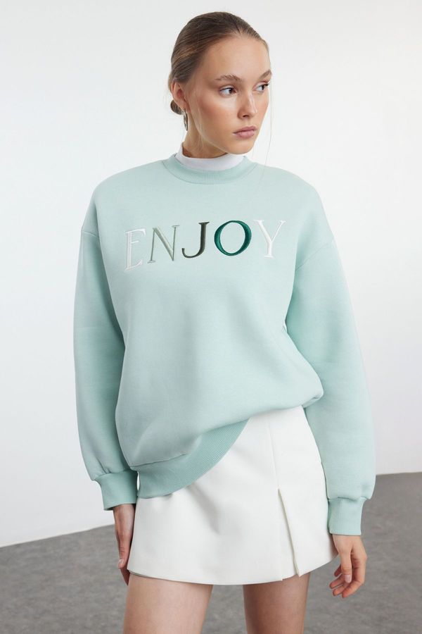 TRENDYOL MINT SLOGAN EMBROIDERY DETAILED REGULAR/NORMAL PATTERN CREW NECK KNITTED SWEATSHIRT