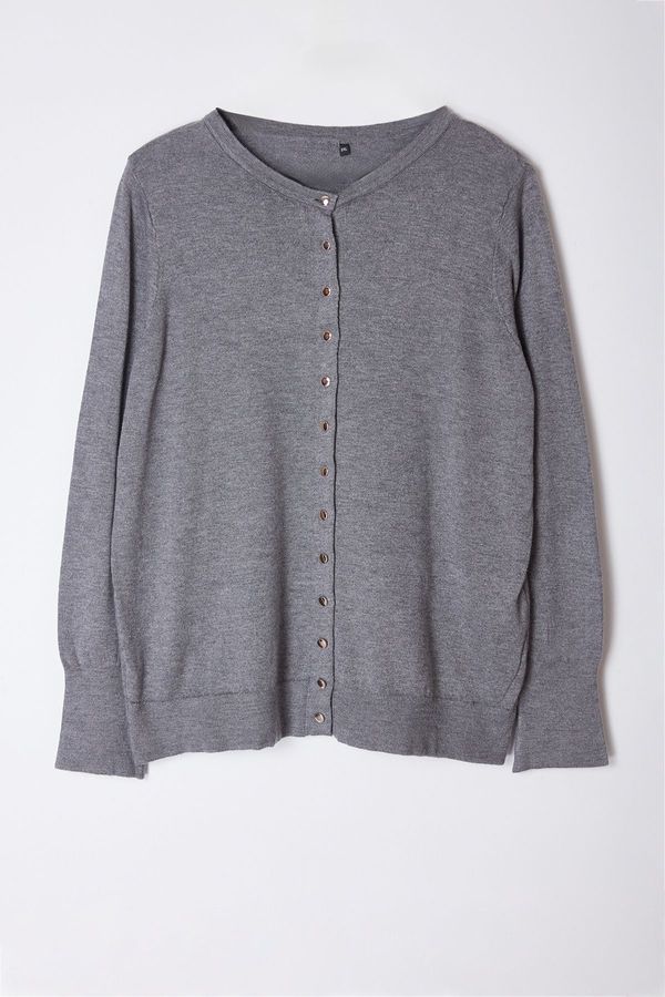 TRENDYOL CURVE GRAY BUTTONED PREMIUM SOFT QUALITY KNITWEAR CARDIGAN