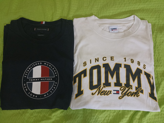 Dve majice Tommy Hilfiger