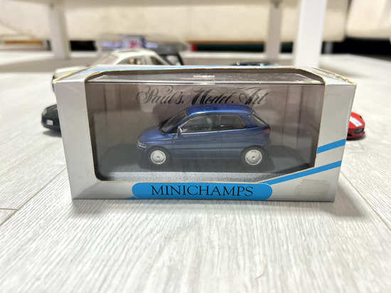 BMW E1 Minichamps NEOTVOREN