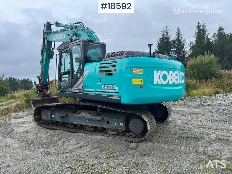 Kobelco Sk210LC-11 excavator w/ digging bucket bager guseničar