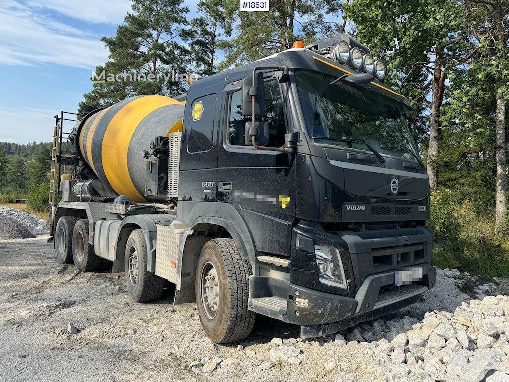 Liebherr na šasiji Volvo FMX 500 kamion s mešalicom za beton