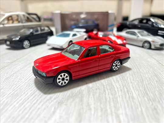 Burago BMW 535i 1:43 mint