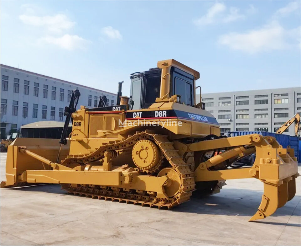 Caterpillar D8 buldožer