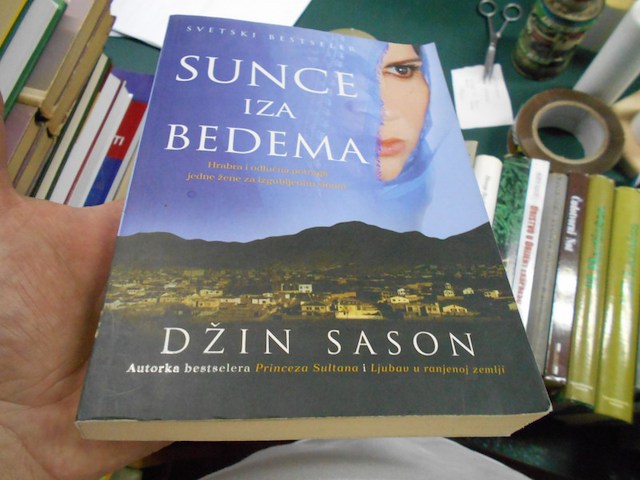 Džin Sason - SUNCE IZA BEDEMA