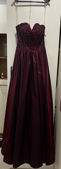 Svečana bordo haljina (Haute Couture)