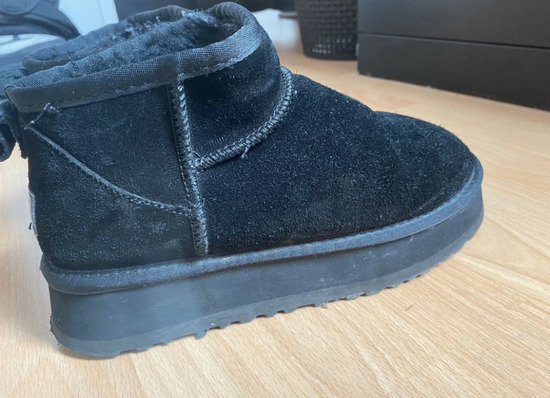 Crne Ugg cizme 39