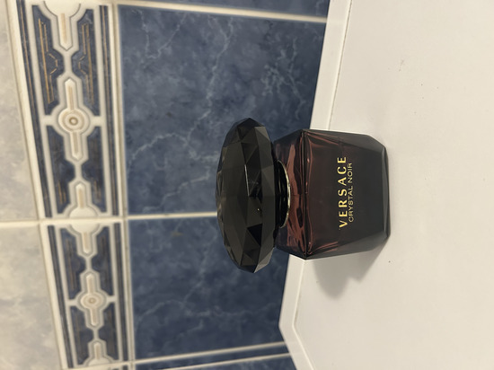 Versace crystal noir parfem