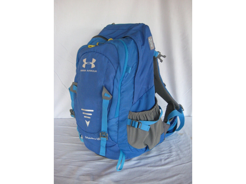 ODLICAN " UNDER ARMOUR " RANAC - 40 L.