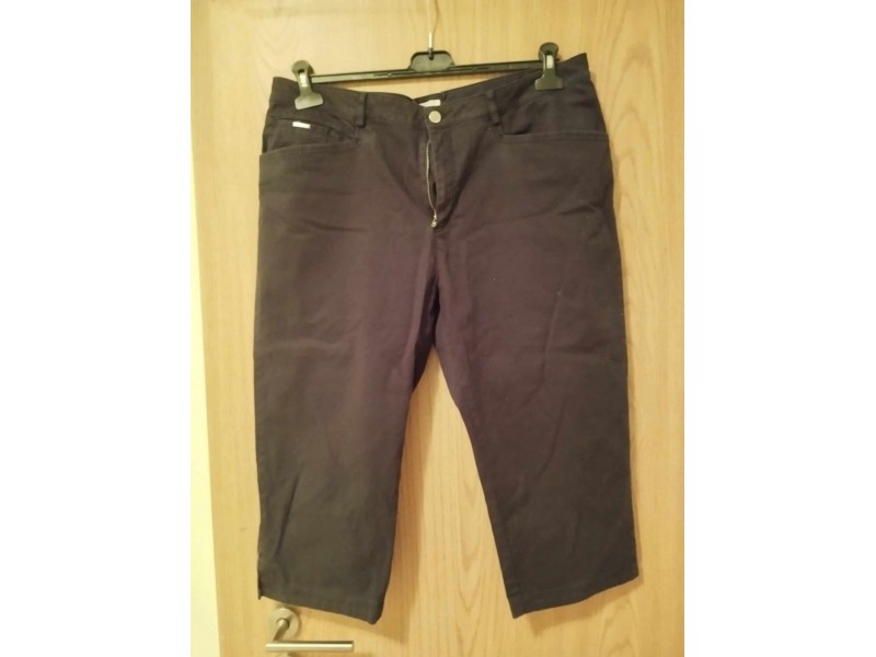 Muske pantalonice Lloyd's,velicina 48-50 ili 3 XL