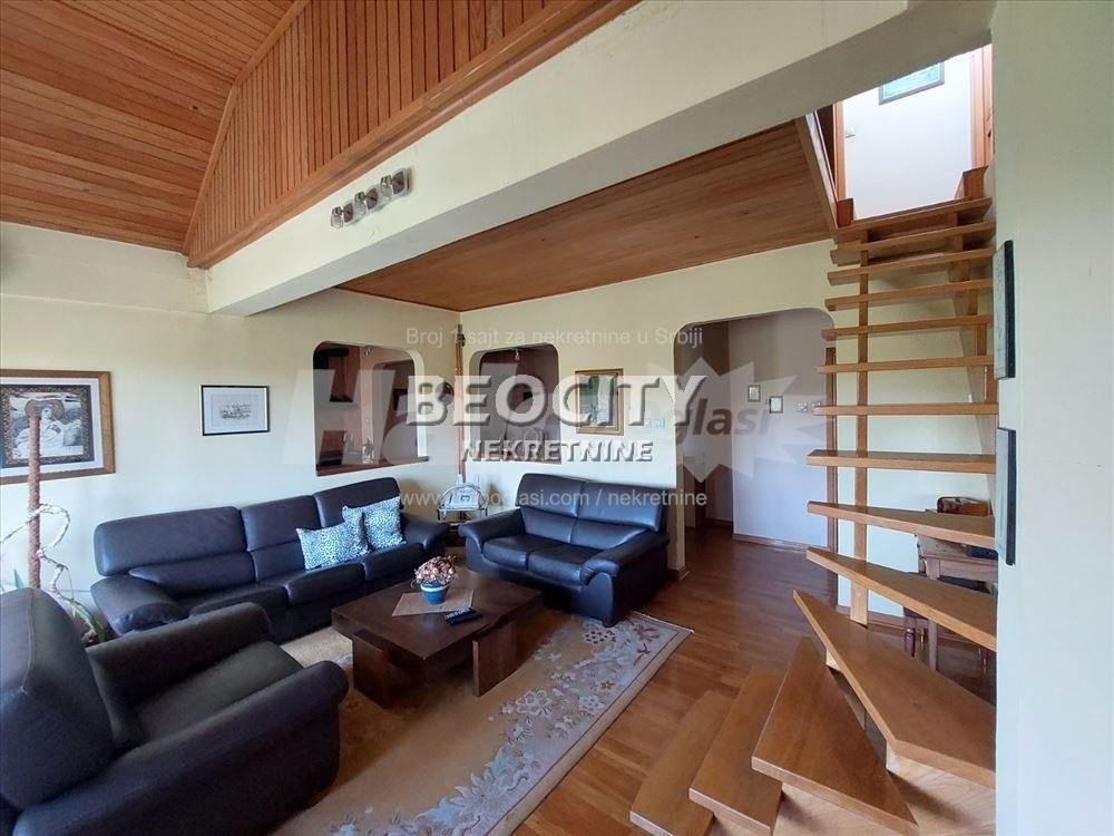 četvorosoban stan, 137 m2, Golf naselje, Beogradskog bataljona ID: 112477