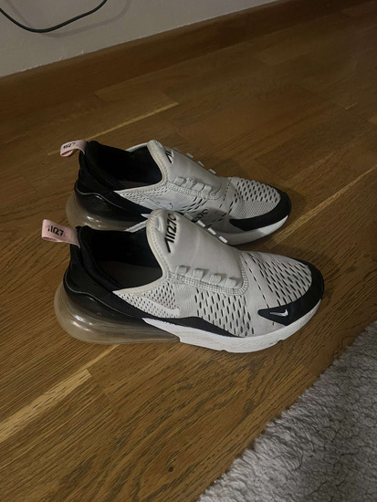 Nike Air Max 270