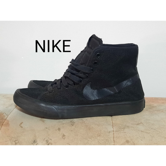 NIKE DUBOKE CRNE PATIKE BR 37,5