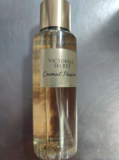 Victoria's Secret cocnut passion 250 ml body mist