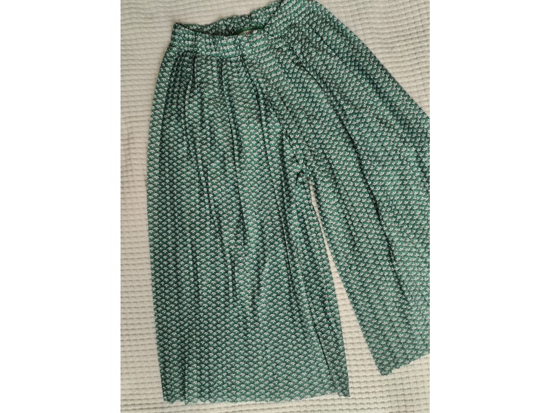 LC WAIKIKI ŠIROKE PANTALONE (128/134)