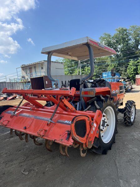 Kubota TRACTOR(Kubota) traktor točkaš