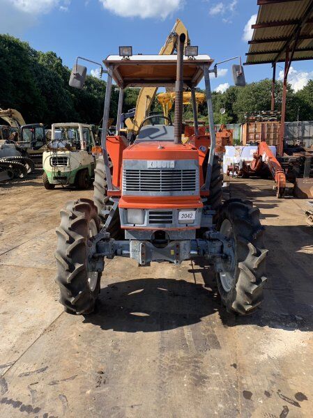 Kubota TRACTOR(Kubota) traktor točkaš