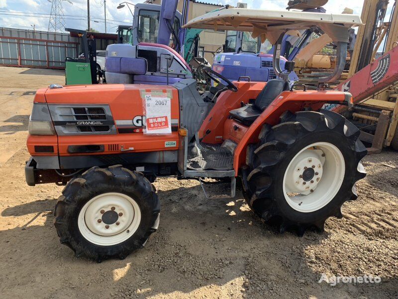 Kubota TRACTOR(Kubota) traktor točkaš