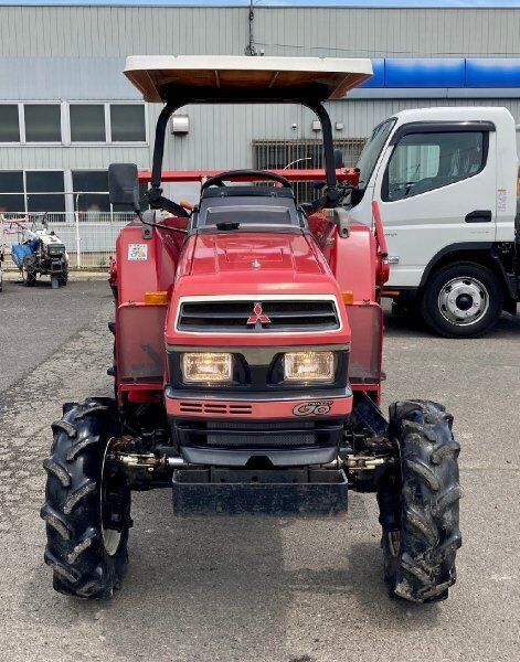 Mitsubishi TRACTOR(Mitsubishi) mototraktor