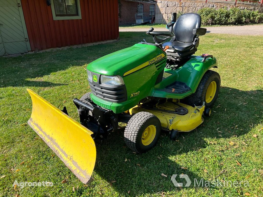 Prodaje se John Deere X740 Ultimate traktor kosilica na aukciji