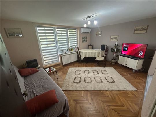 Beograd,Dedinje, Uroša Predića, 35 m2+25 m2 terasa