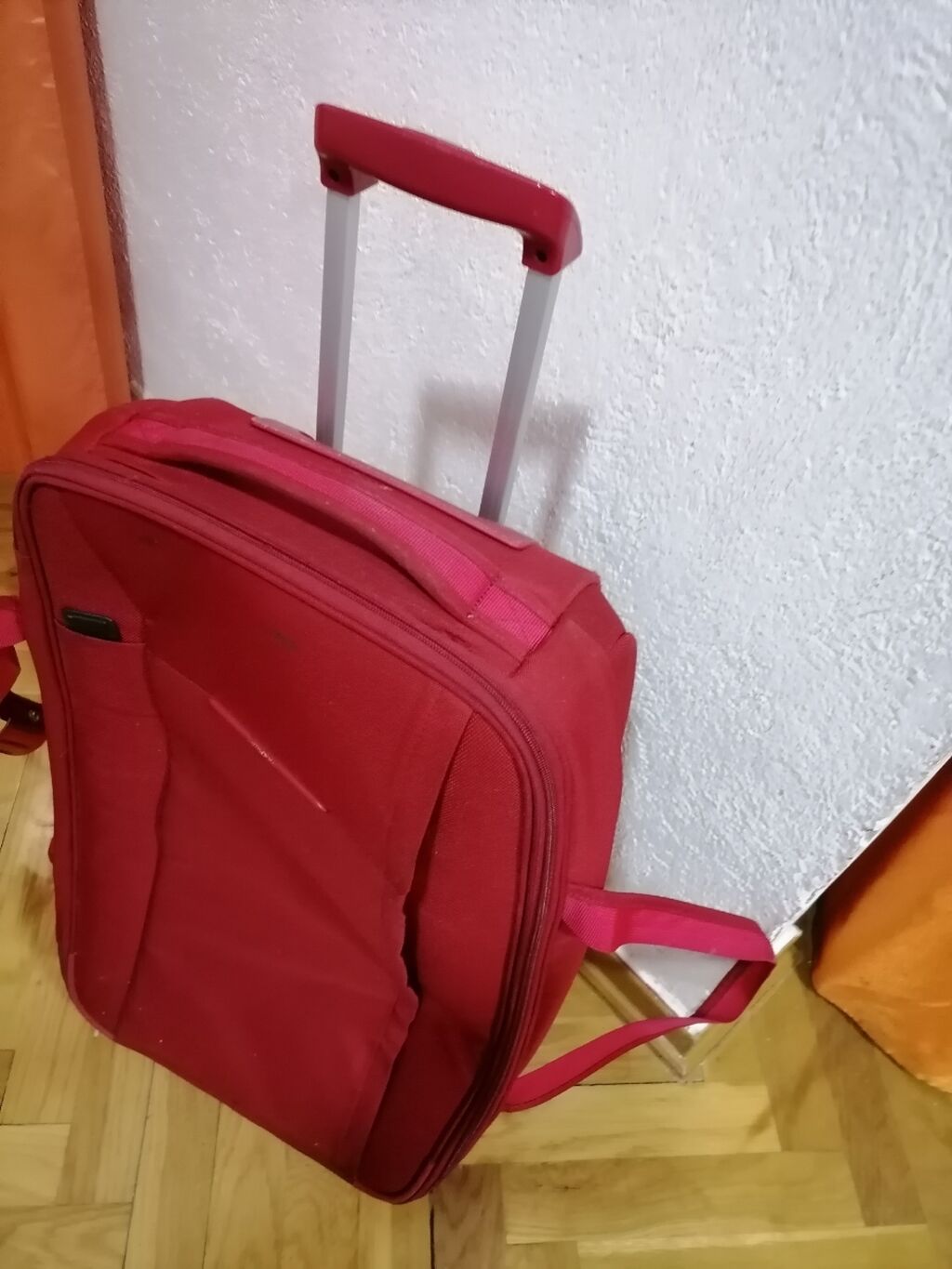 Kofer veći platneni SAMSONITE na rame ili da se vuče na točkiće oko 65