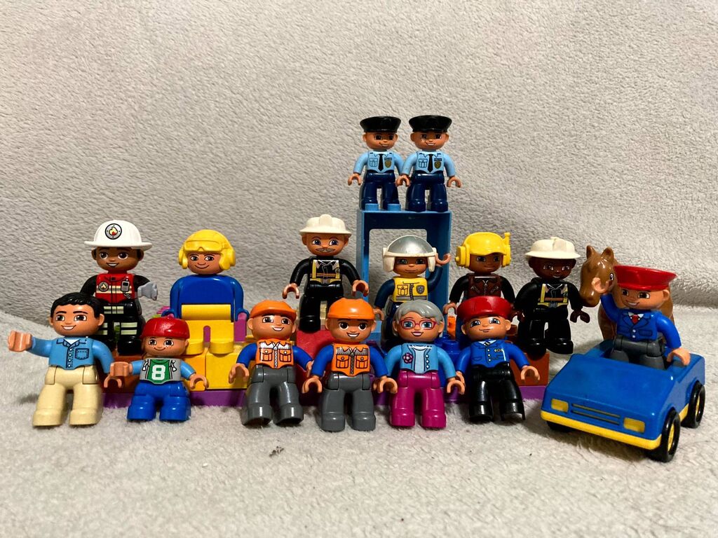 LEGO Duplo 15 figura, auto i lot Cena po figurici 150-250 u