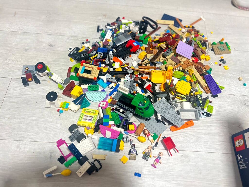 Lego original lot Original Puno raznoraznih igracka za decu, od