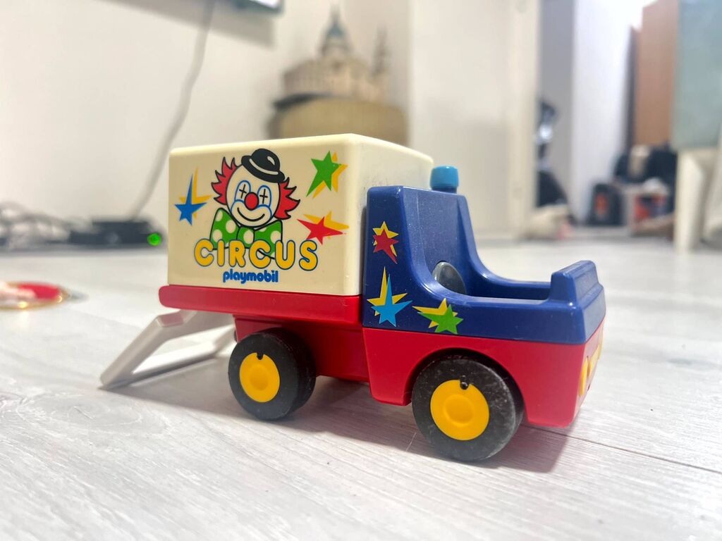 Playmobil Cirkus auto Original Puno raznoraznih igracka za decu