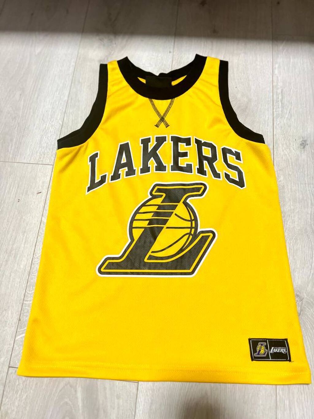 Deciji kosarkaski dres Lebron LA Lakers Puno raznoraznih igracka za