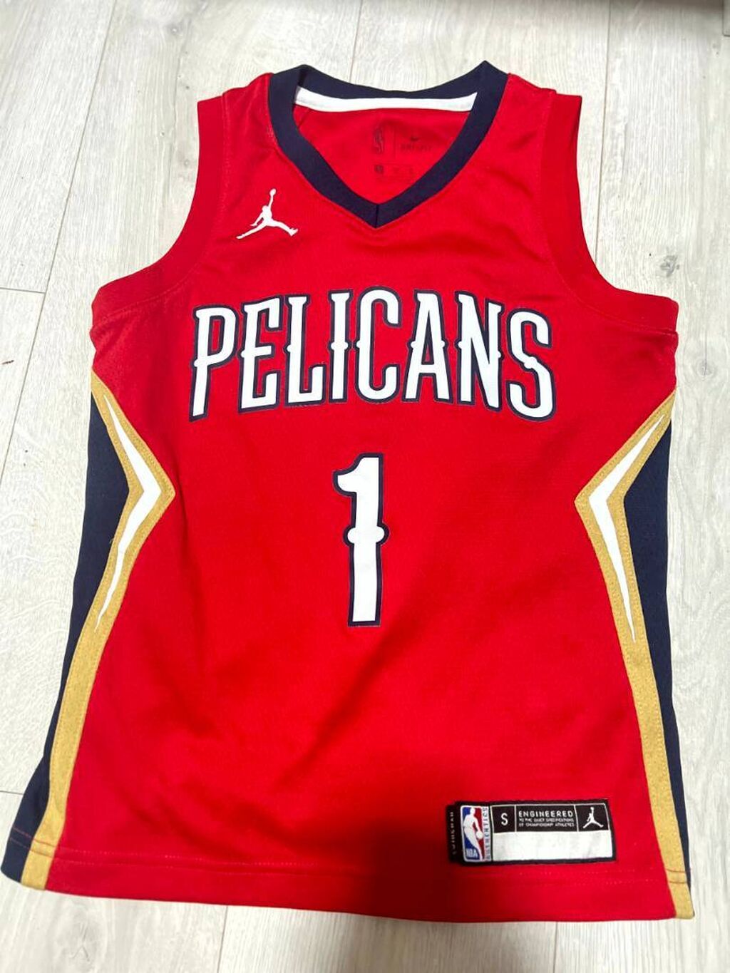 Nju Orleans NBA dres decak Kao nov, samo je izlizano na ledjima