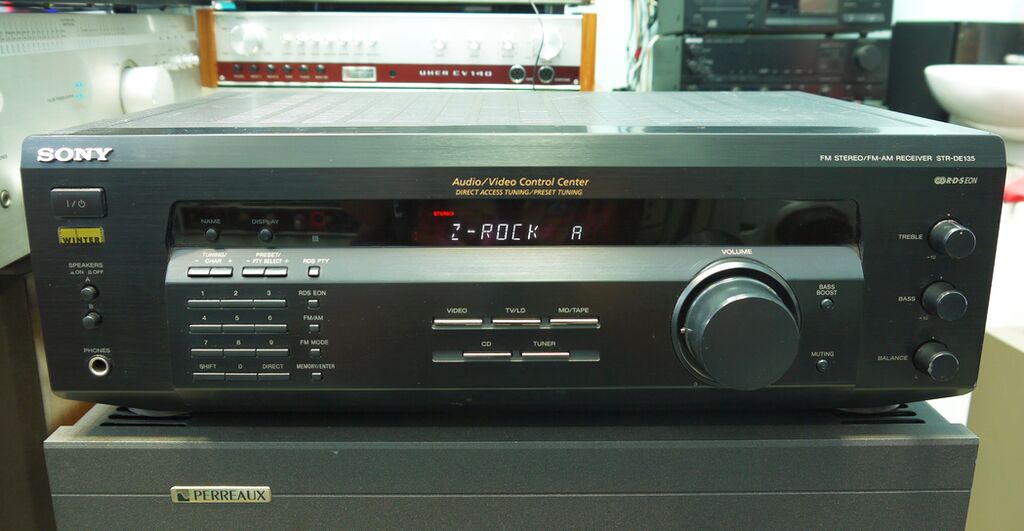 Sony STR-DE 135 Specifications Tuning range: FM, MW Power output: 100