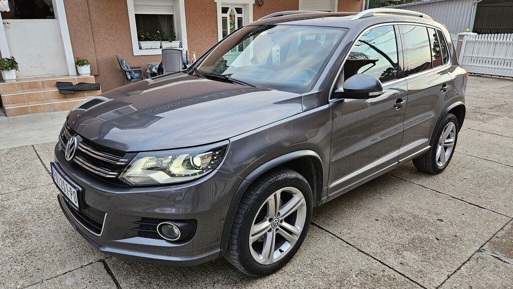 Volkswagen Tiguan: 2 l | 2016 г. SUV/4x4