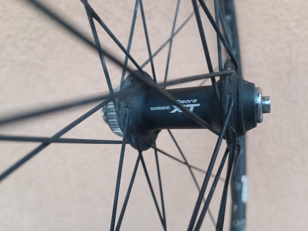 Shimano Deore XT M775 prednja nabla