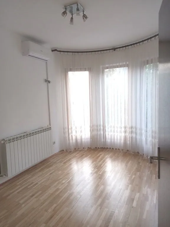 Izdavanje, poslovni prostor, 240m2, Lekino Brdo, Voždovac, Beograd