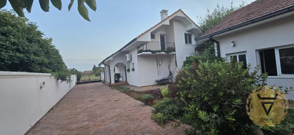 Izdavanje, kuća, 340m2, Zemun Ugrinovci, Zemun, Beograd