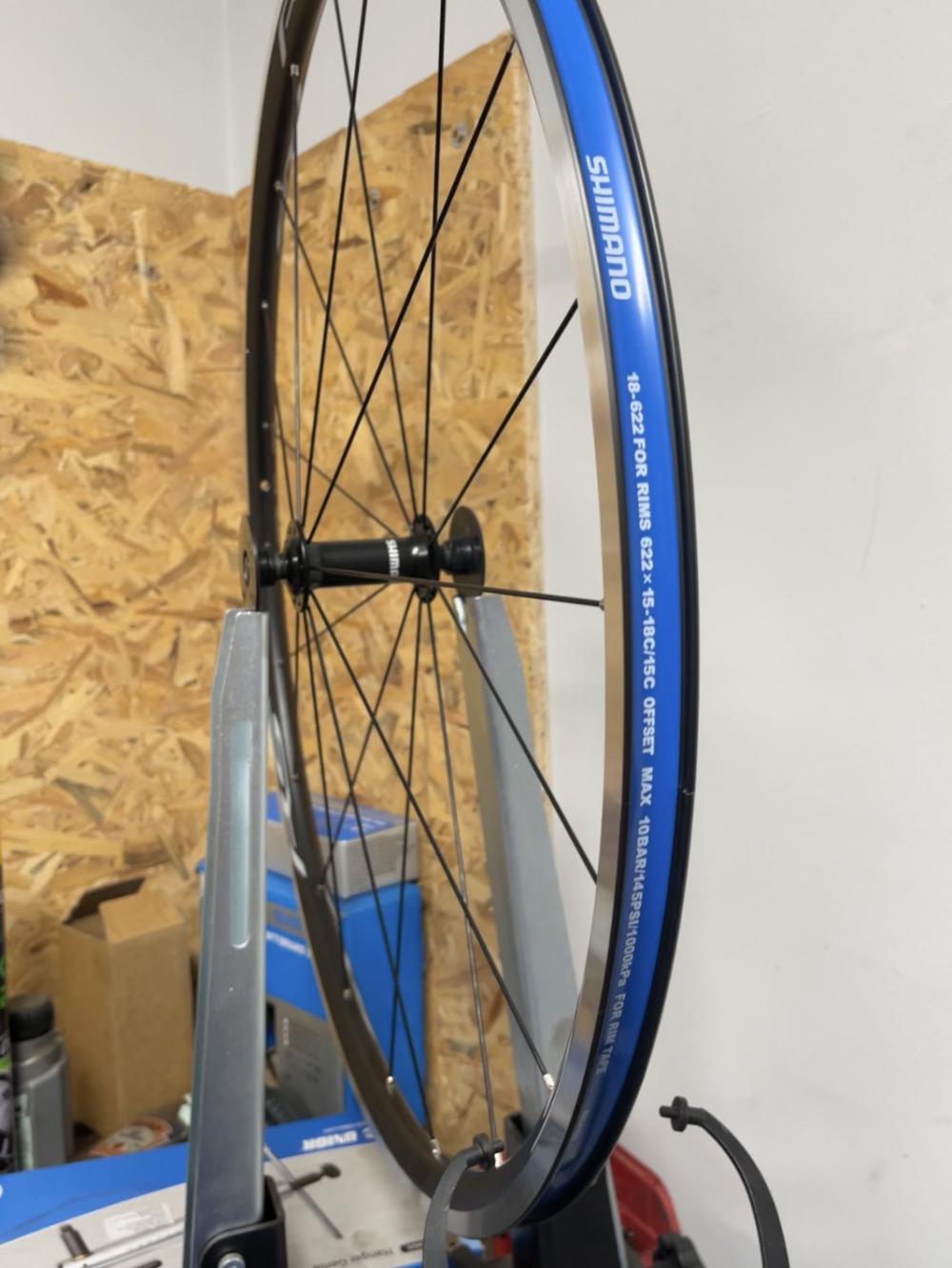 TOČAK SHIMANO WH-RS100 PREDNJI