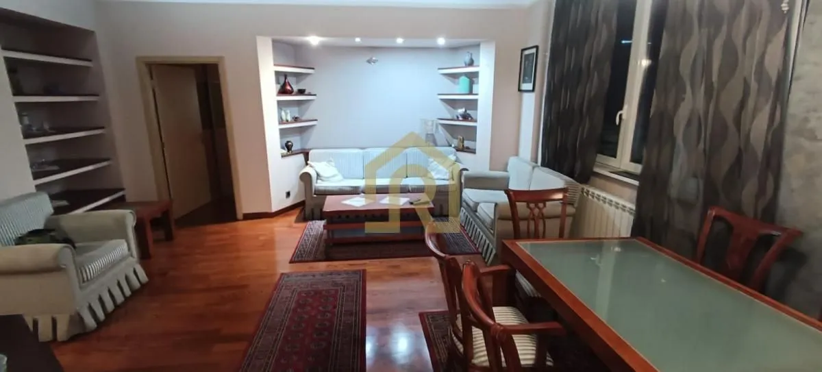 Izdavanje, dvosoban stan, 80m2, Stari Grad, Beograd