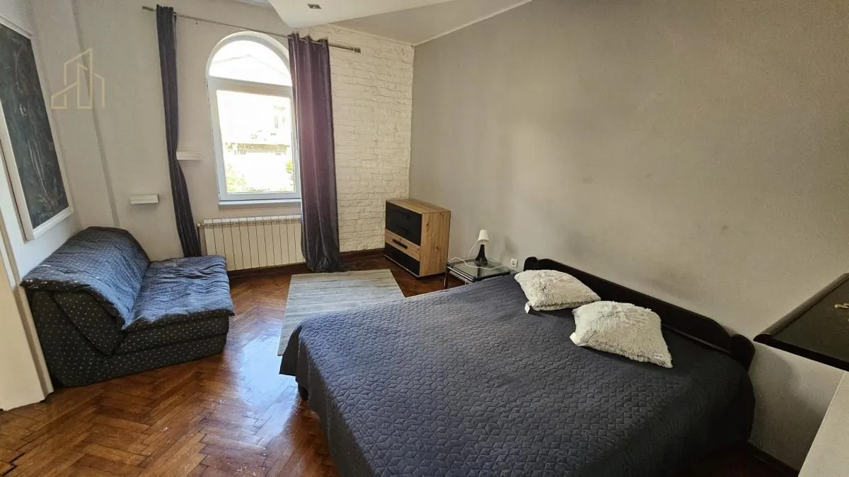 Izdavanje, trosoban stan, 60m2, Centar, Beograd