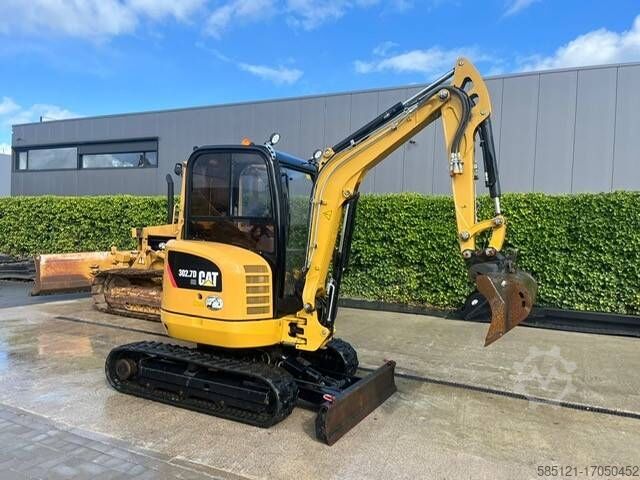 Mini bageri
CAT 302.7 D CR