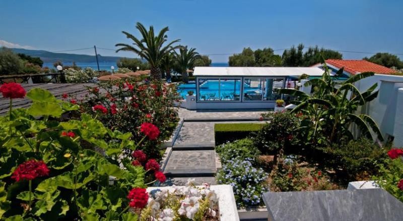 HOTEL ZEFIROS 3* - Mykali Beach / Samos