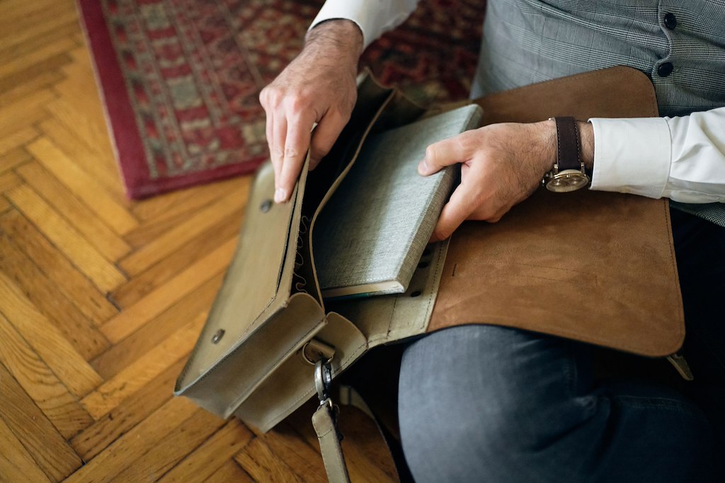 Messenger briefcase