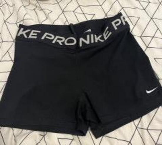 nike pro šorc